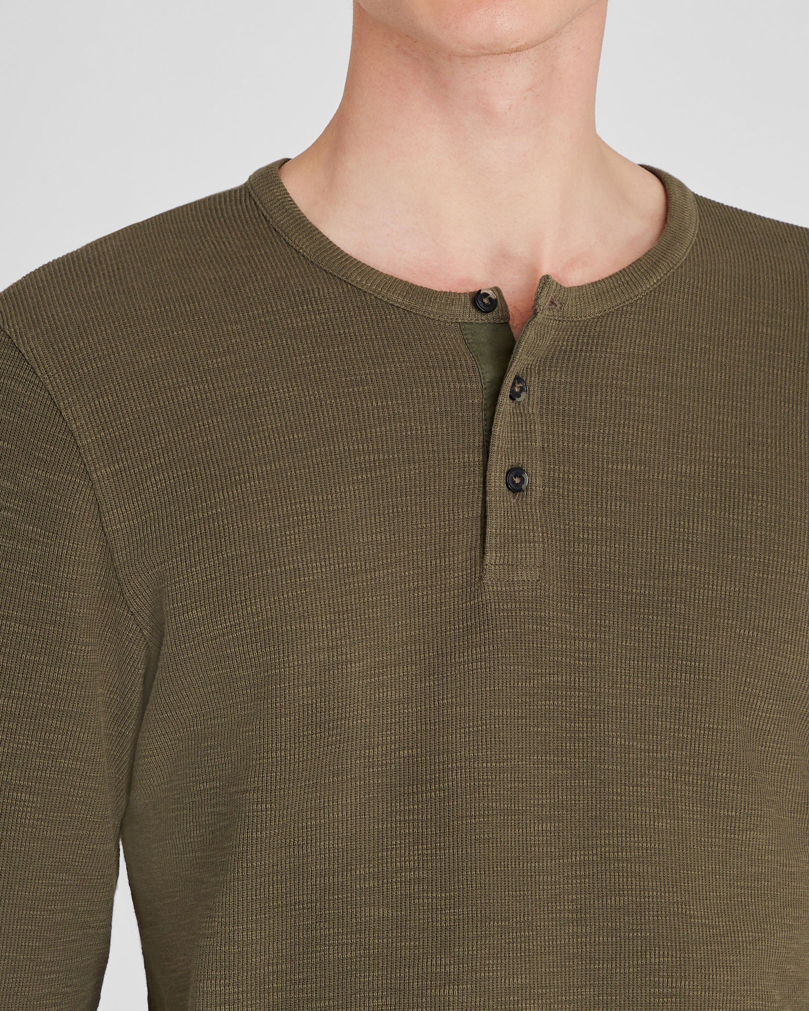 Men's Olive Textured Rib Long-Sleeve Henley | Club Monaco Corp, CA US